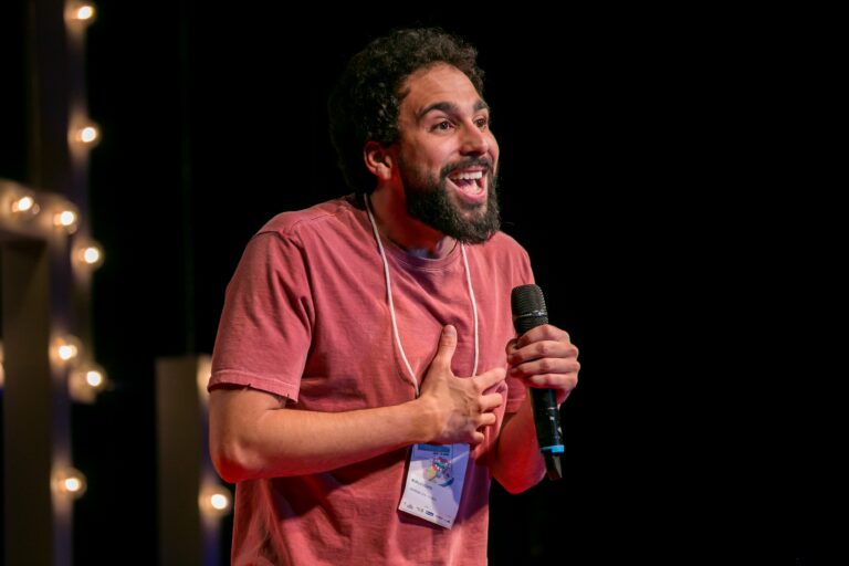 Humorista Murilo Couto apresenta Stand Up Comedy em Brasília - Curta ...