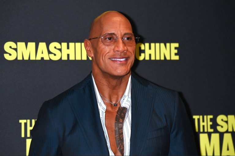 Dwayne Johnson perde 30 kg para novo papel e surpreende fãs com ...