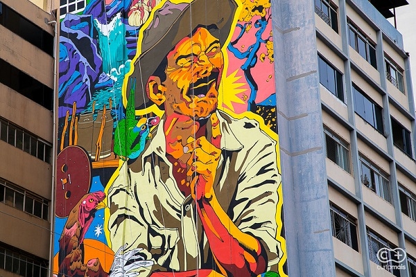 Artistas pintam novo grafite gigante incrível em prédio de Goiânia ...
