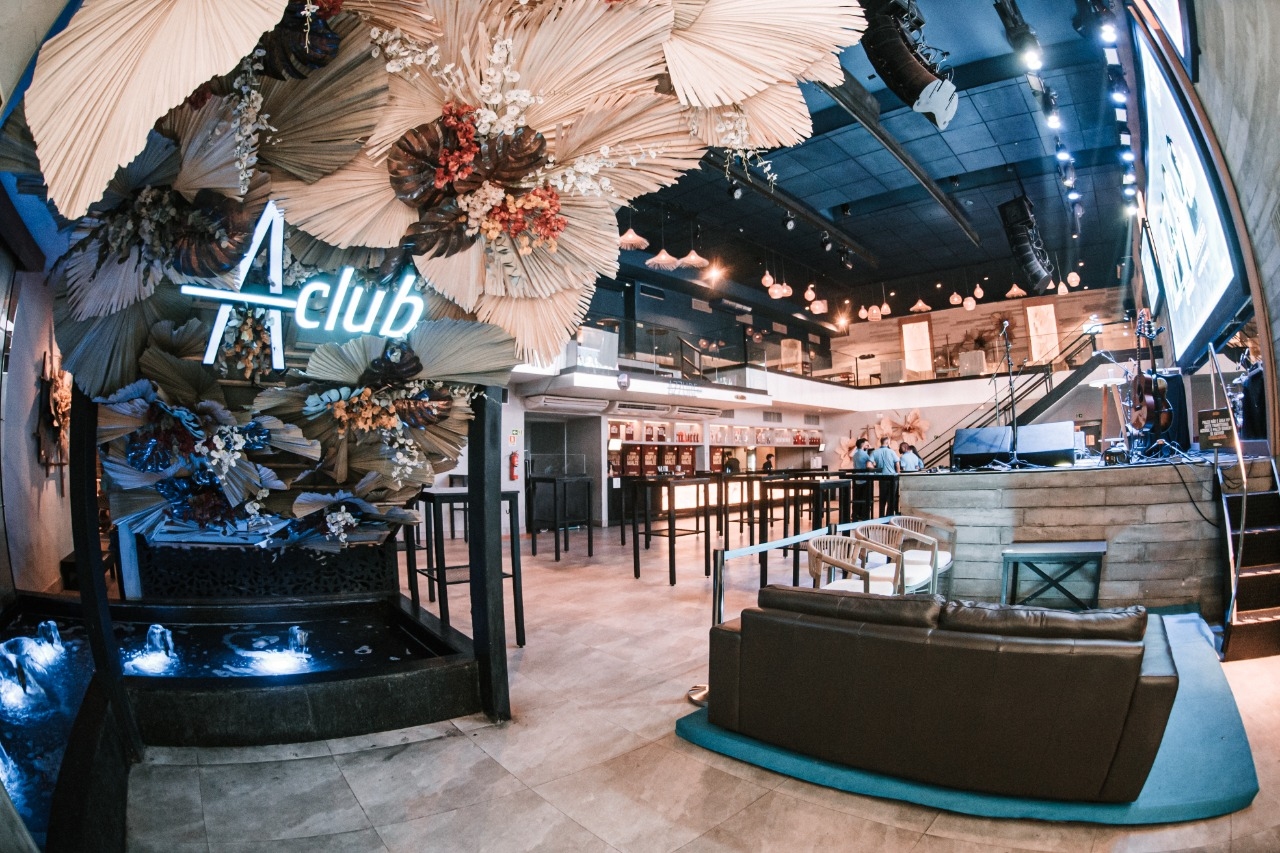Azzure Club com desconto e sem fila? Balada sertaneja sensação em ...