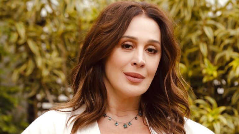 Aos 55 anos, Claudia Raia anuncia que está grávida pela 3ª vez - Curta ...