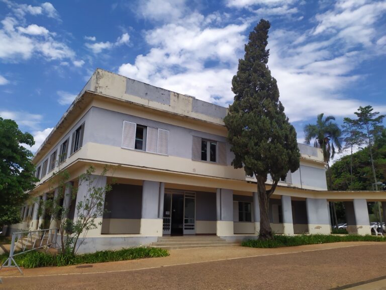 Prédios históricos da Praça Cívica passam por revitalização para ...