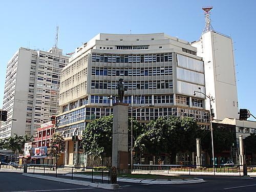 Prédio de banco que foi orgulho de Goiás é um ícone modernista que ...
