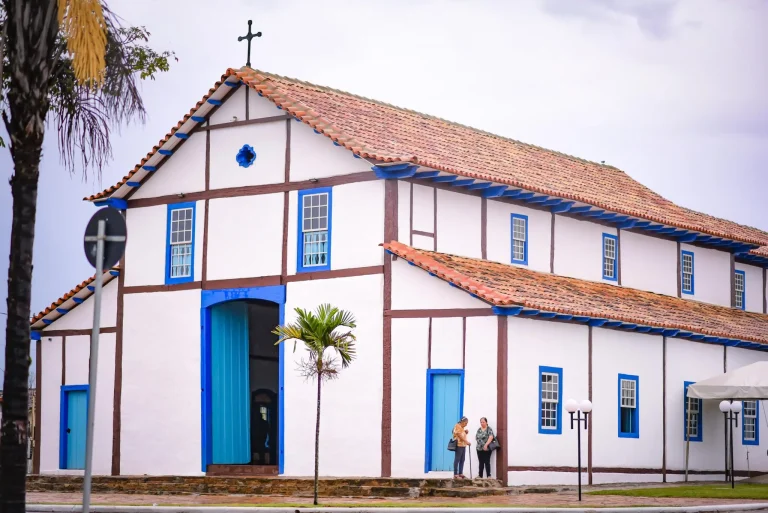 Descubra a história da Igreja de Silvânia (GO), restaurada para ...