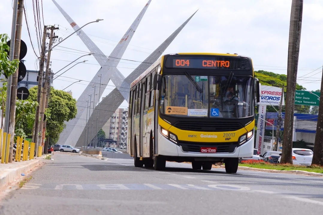 Prefeitura cria linhas especiais de ônibus para o pré-Carnaval em ...